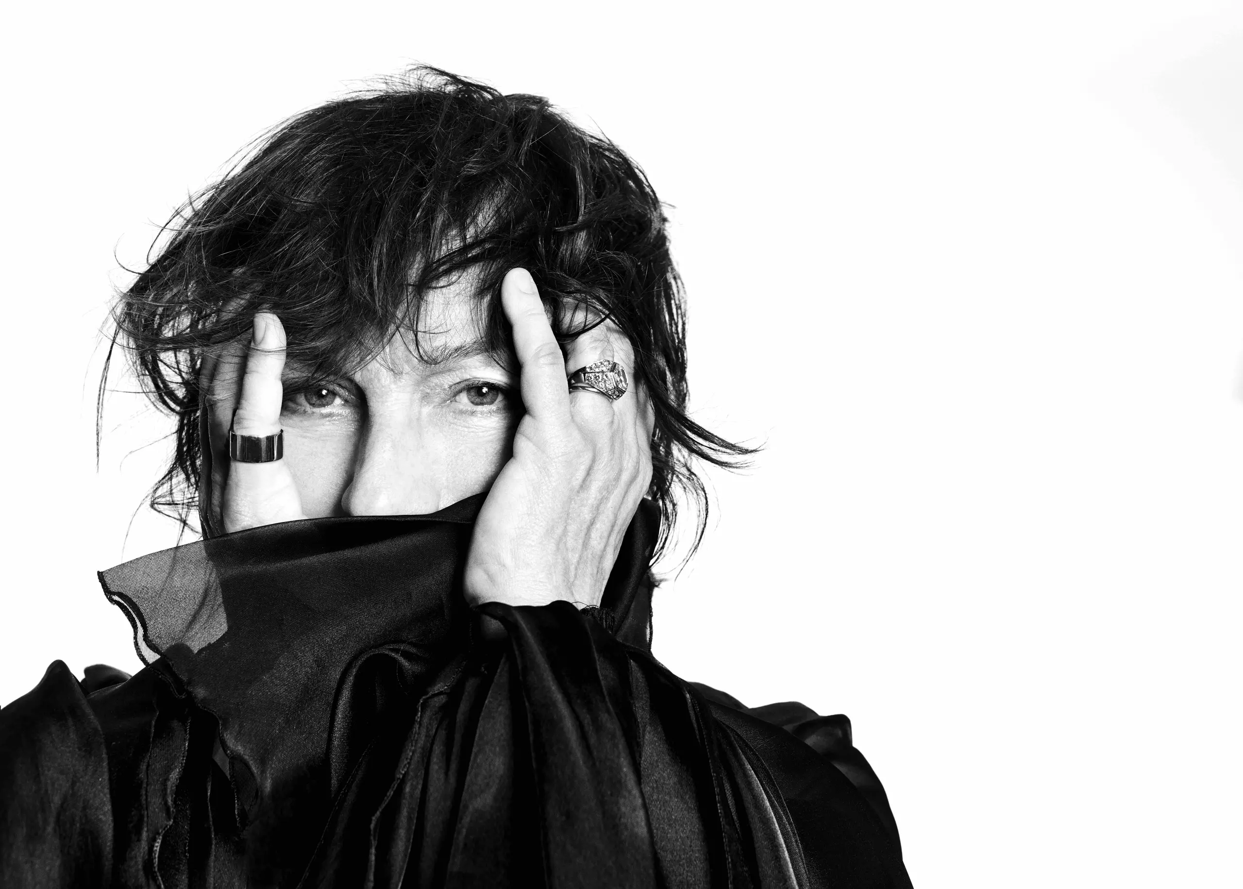 Gianna Nannini si strazia in un "Silenzio" d'amore - RECENSIONE ...