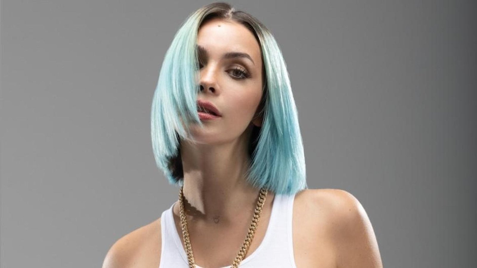 In “Radio Sakura” Rose Villain sboccia come artista complessa e ...